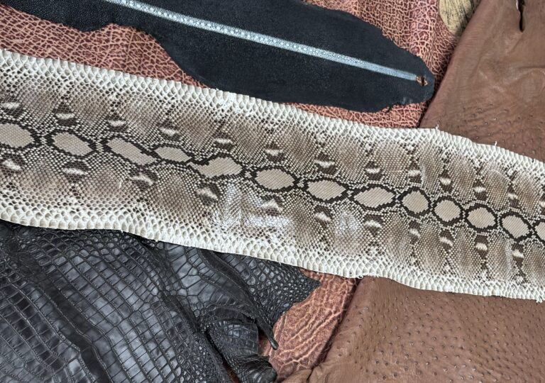 Amish Handcrafted Leather - Belts, Wallets, Bags, Purses etc.